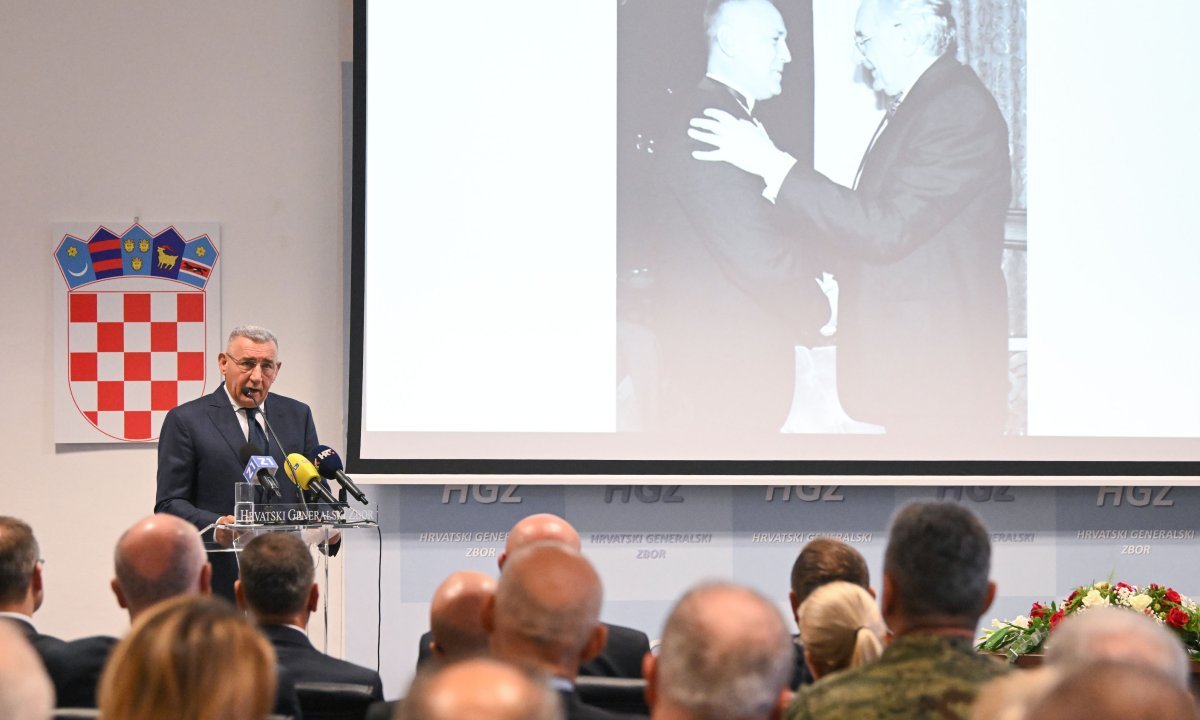 Pogledajte tko se došao oprostiti od generala Ante Rose - tportal