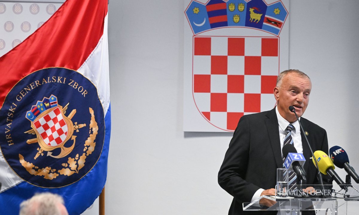 Pogledajte tko se došao oprostiti od generala Ante Rose - tportal