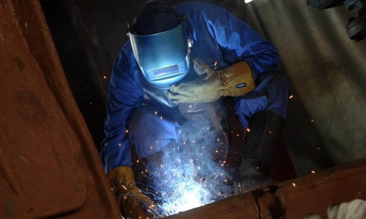 Traže se cjevari, varioci, elektroinstalateri, računovođe... - tportal