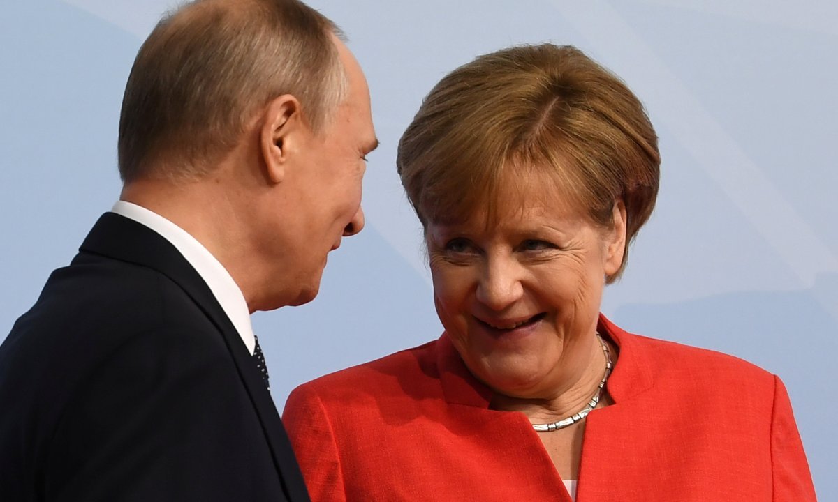 Izrazi lica govore sve: Pogledajte kako je Angela Merkel dočekala ...