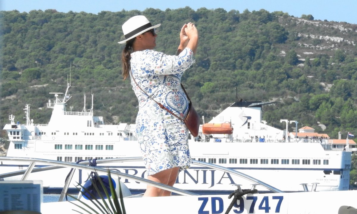 Slobodni dan na Visu: Evo kako su ga provele glumačke zvijezde - tportal