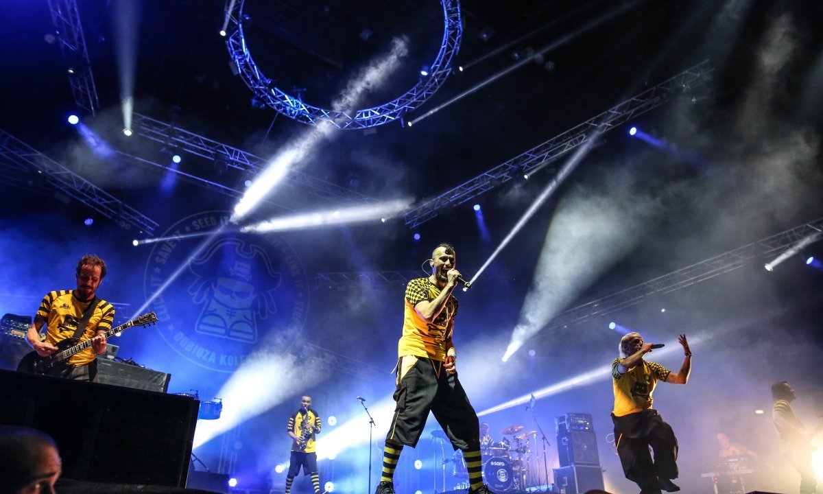Evo kako je izgledao koncert Dubioza kolektiva u Areni - tportal