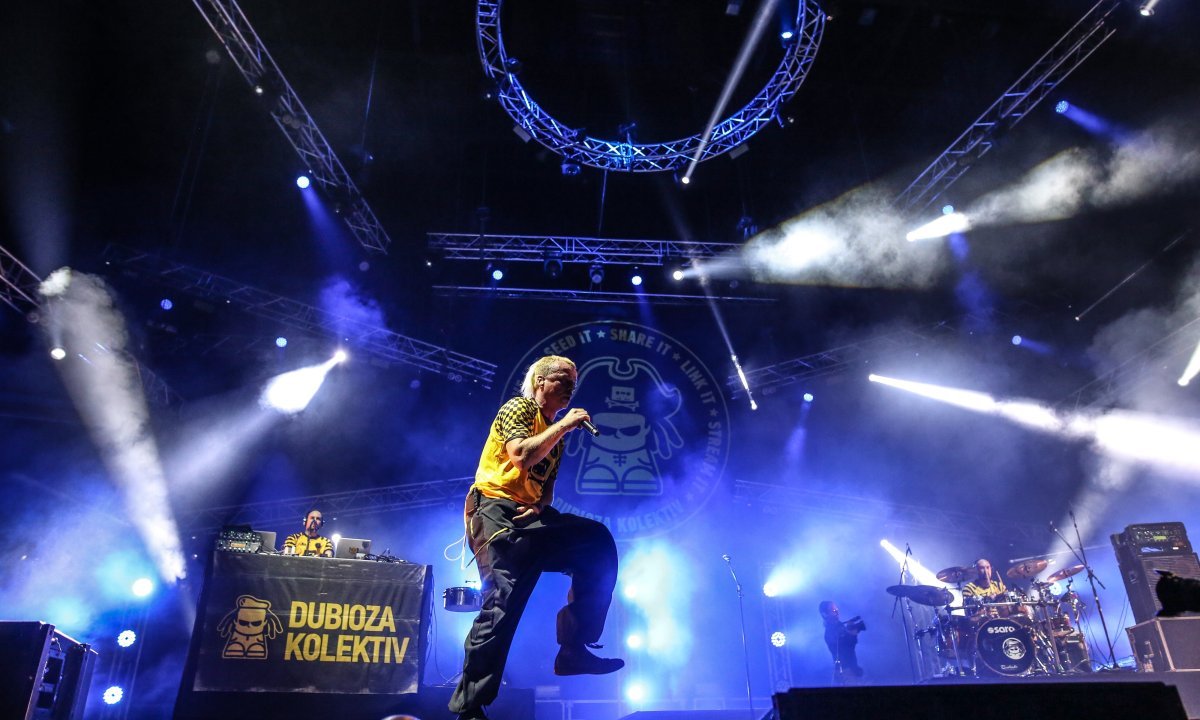 Evo kako je izgledao koncert Dubioza kolektiva u Areni - tportal