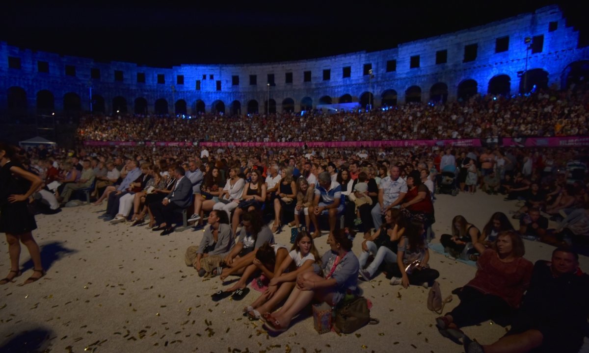 Hrvatska premijera filma 'Mamma Mia' održana u pulskoj Areni - tportal