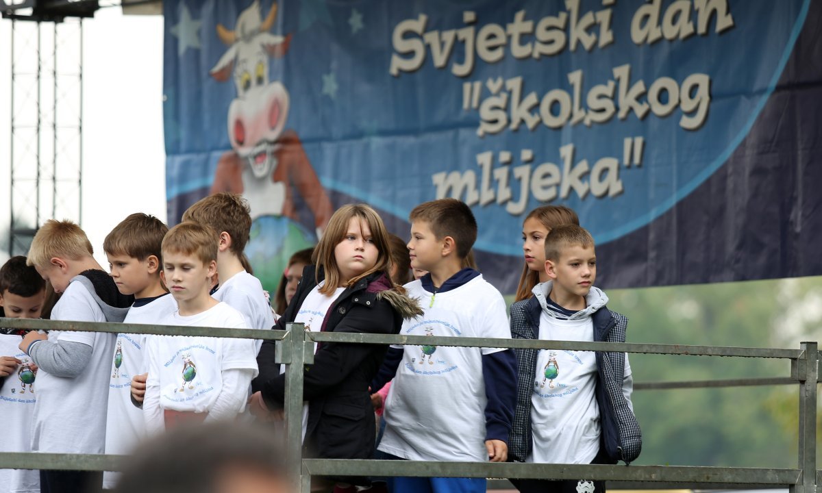Djeca kroz igru, ples i recitacije učila zašto je važno piti mlijeko ...