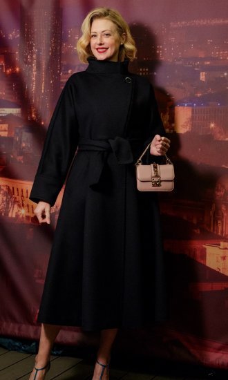 Svi su gledali u atraktivnu brinetu, sestru poznatog arhitekta Ante ...