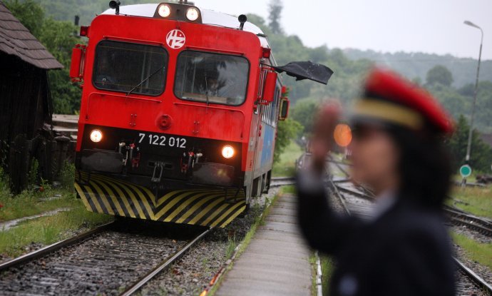 Vlakovi u cijeloj Hrvatskoj kasne do pola sata - tportal