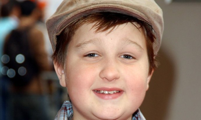 Simpatični Jake iz serije 'Dva i pol muškarca' danas izgleda ...