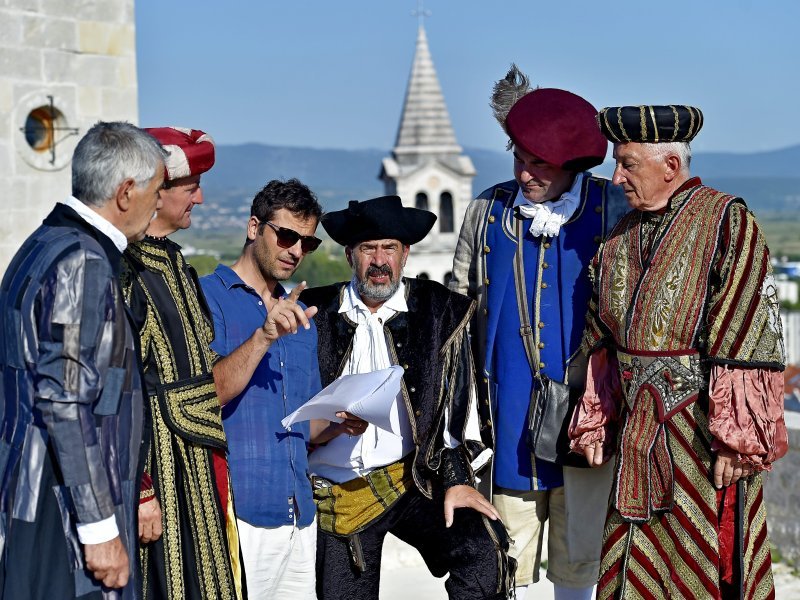 Pogledajte kako su tekle pripreme za predstavu 'Opsada Sinja 1715 ...