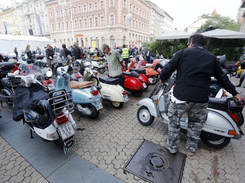 [FOTO] Više od 200 legendarnih Vespi okupiralo centar Zagreba ...