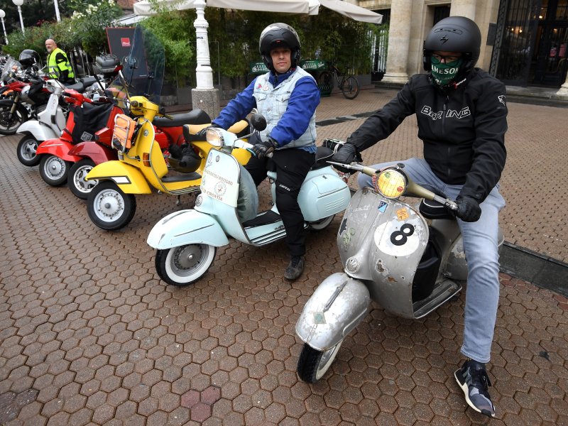 [FOTO] Više od 200 legendarnih Vespi okupiralo centar Zagreba ...