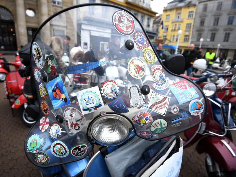 [FOTO] Više od 200 legendarnih Vespi okupiralo centar Zagreba ...