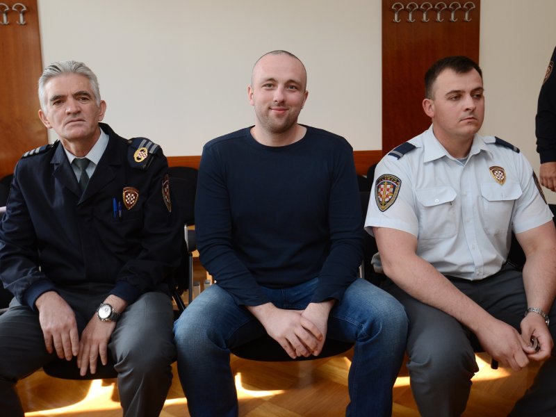 Korade predan pritvorskom nadzorniku, prijavljen i 50-godišnji pomagač ...