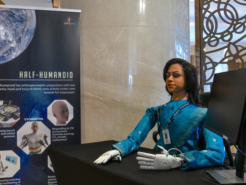 Ovo je Vyommitra, prvi ženski humanoidni robot kojeg Indija planira ...