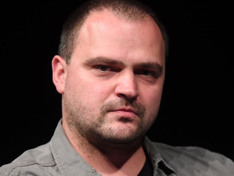 Kristian Novak sa svojim čitateljima družit će se online, evo gdje i ...