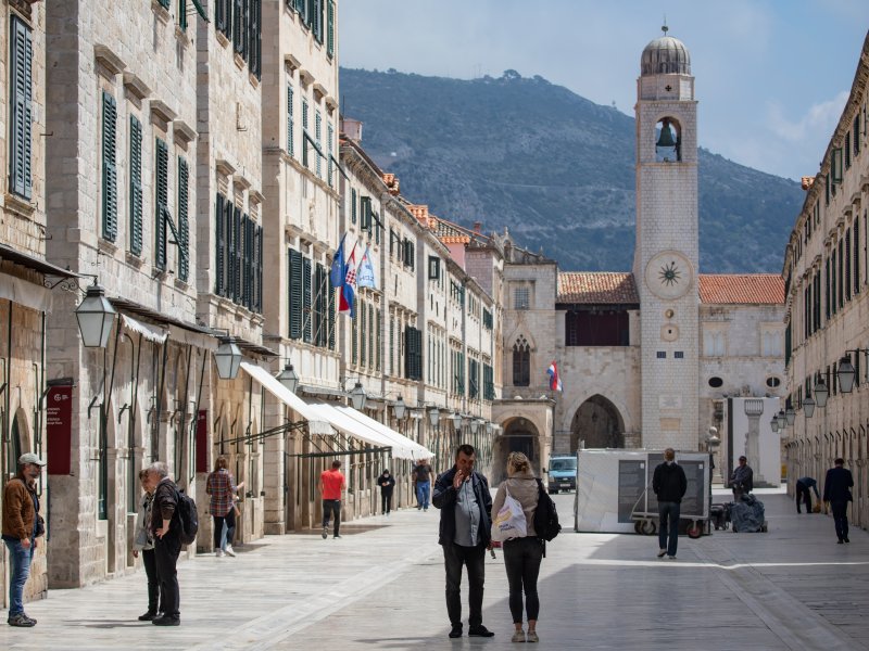 Novo normalno u hrvatskim gradovima: Negdje ulice puste, drugdje ...