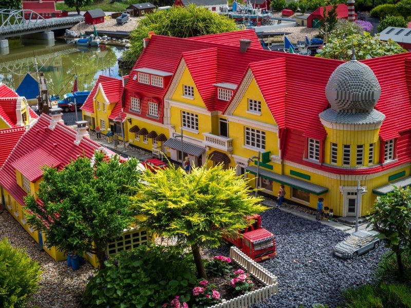 Već 52 godine zabavlja posjetitelje: Zavirite u originalni Legoland u ...
