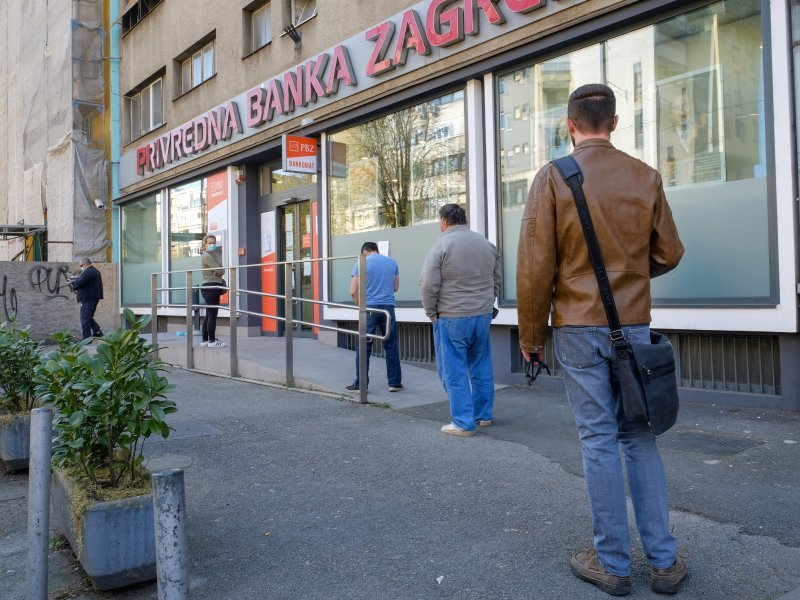 Opljačkana Privredna banka u Zagrebu, policija je na terenu - tportal