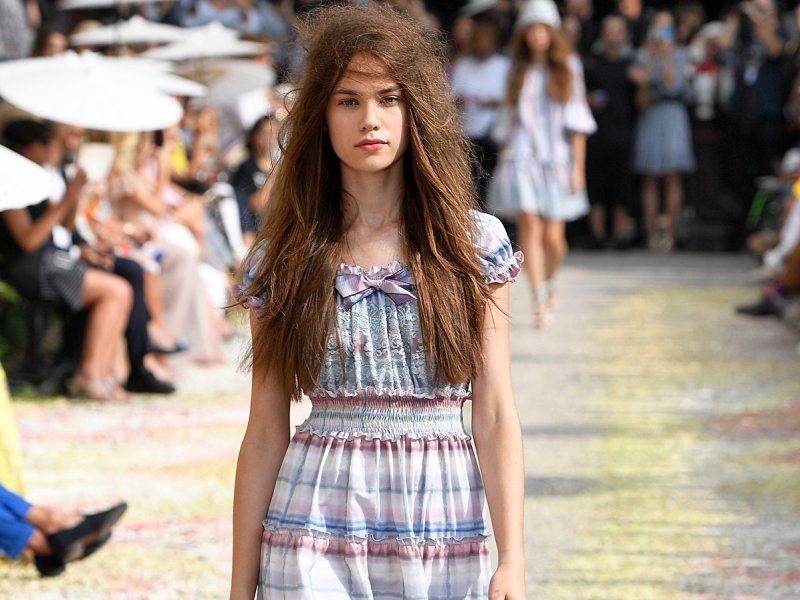 Tako retro i romantično: Čini se da će ove haljine biti najveći hit ...