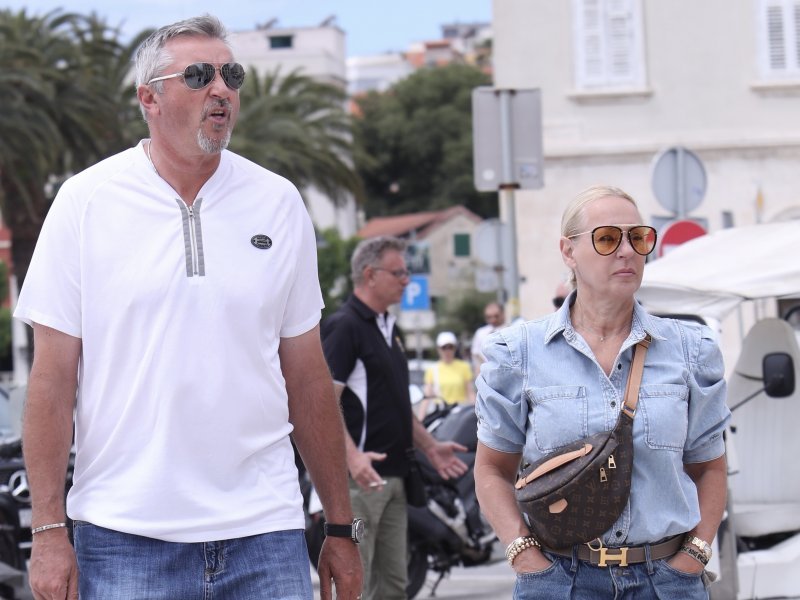Slavni par kojeg je bilo teško ne primijetiti: Toni Kukoč i supruga ... Slavni par kojeg je bilo teško ne primijetiti: Toni Kukoč i supruga ...