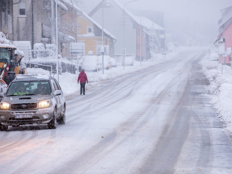 U subotu će biti i sunca i kiše i snijega, a izdan je i meteoalarm zbog ... U subotu će biti i sunca i kiše i snijega, a izdan je i meteoalarm zbog ...