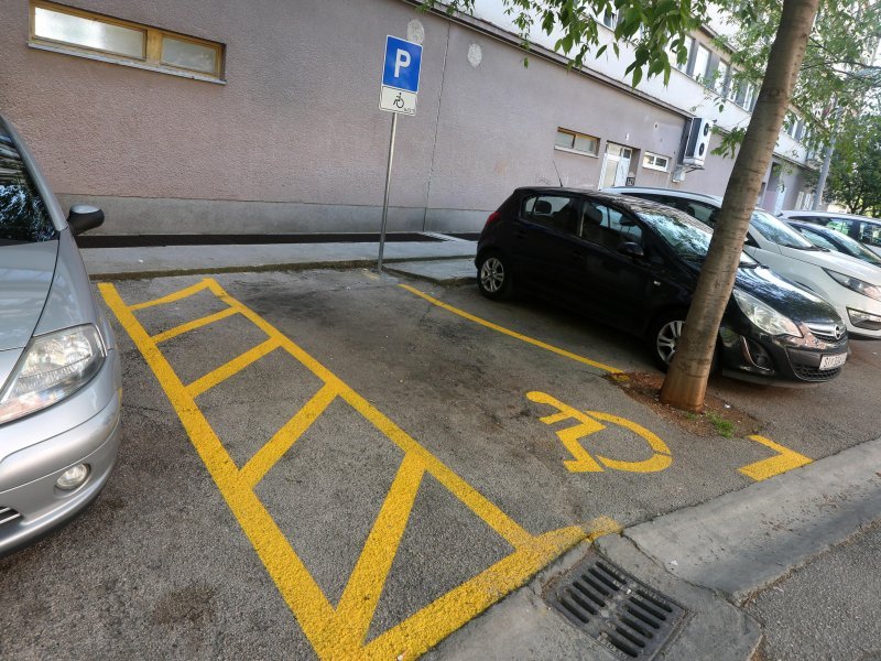 Desetero zagrebačkih vozača krivotvorilo znak za parkiranje invalida ...