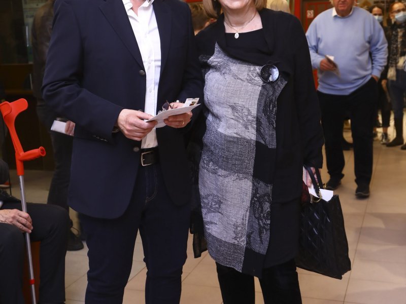 Tri generacije na jednom mjestu: Sašu Broz na premijeri podržali otac ...