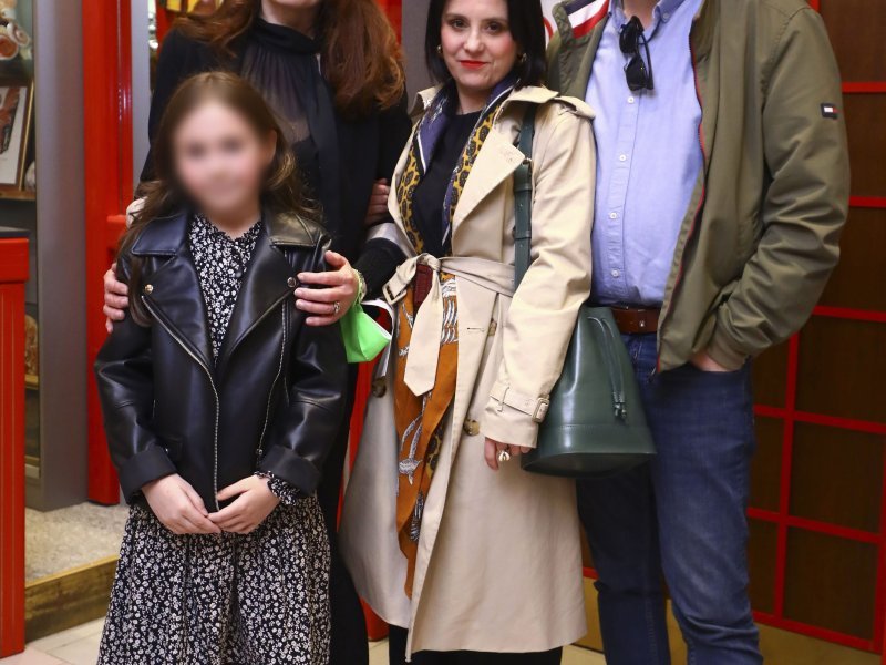 Tri generacije na jednom mjestu: Sašu Broz na premijeri podržali otac ...