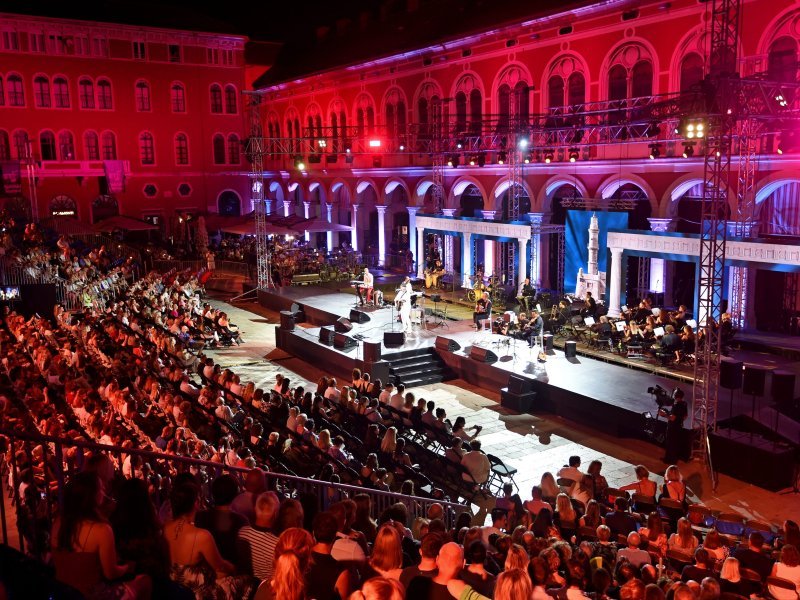 Počeo je Splitski festival: Pogledajte kakva je atmosfera vladala na ...