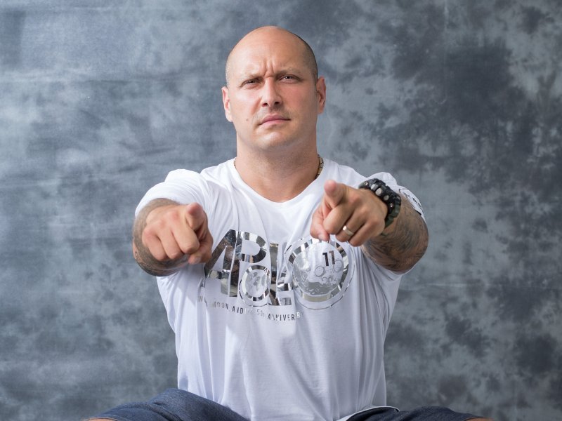 Reper Stoka pohvalio se atraktivnom suprugom, a obožavatelj mu poručio ...