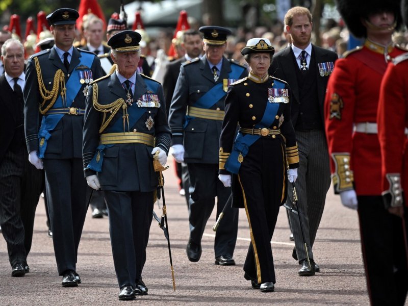 [FOTO] Tužna lica: Princeza od Walesa do Westminstera je stigla s novom ...