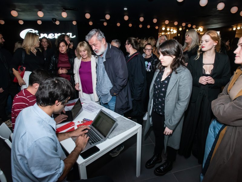 [FOTO] Premijera filma 'Nosila je rubac črleni' privukla i brojna ...