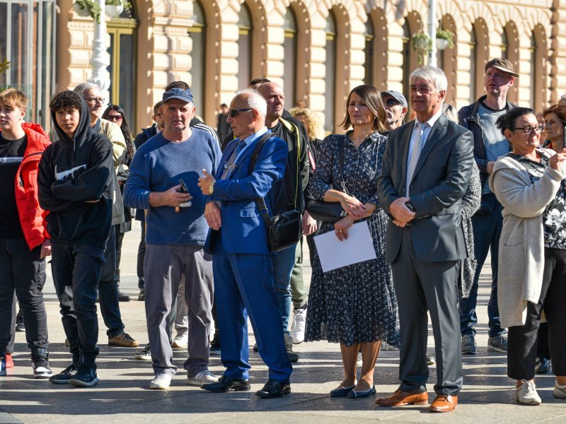 Dan kravate na zagrebačkom Trgu bana Jelačića - tportal