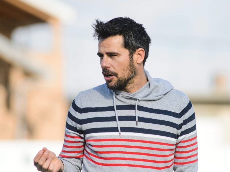 O njemu se govori: Markantni trener Hajduka, Mislav Karoglan, mnogim je ženama zapeo za oko ...