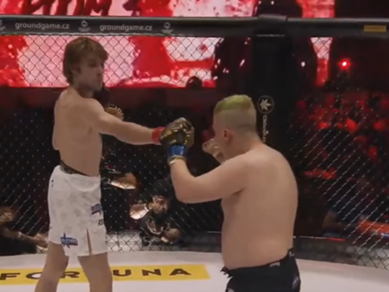 Češki influenceri u akciji! Ovo je najvjerojatnije najgora borba u MMA-u svih vremena - tportal