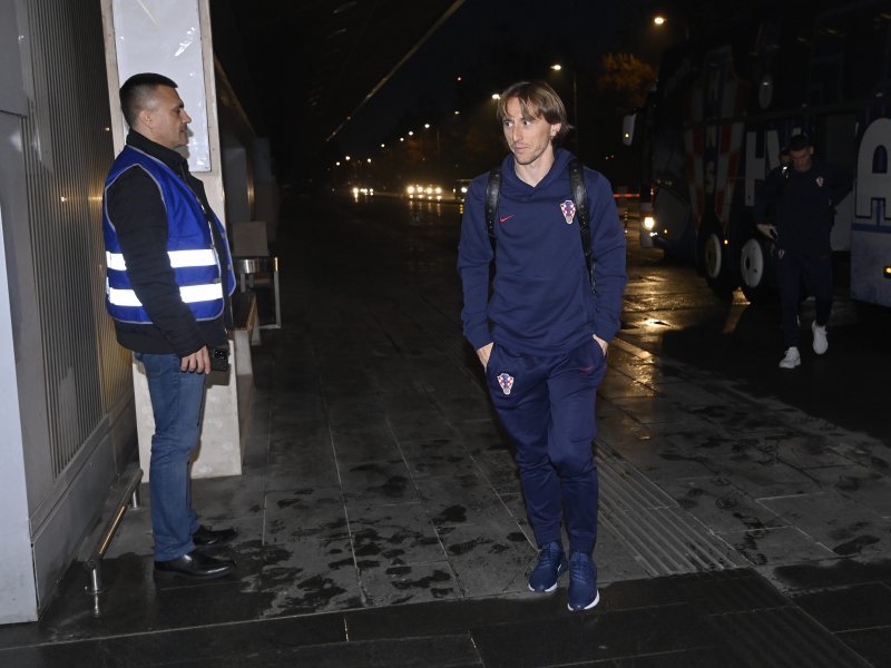 [FOTO] Hrvatski nogometaši otputovali u Rijad na 'generalku' uoči SP-a ...