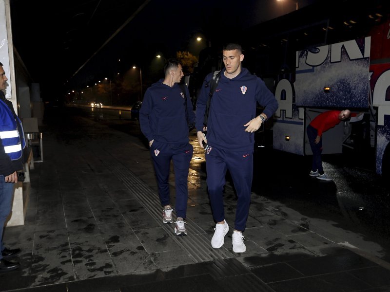 [FOTO] Hrvatski nogometaši otputovali u Rijad na 'generalku' uoči SP-a ...