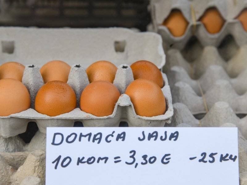 Na tržnicama diljem Hrvatske istaknute cijene u eurima: Pogledajte što ...