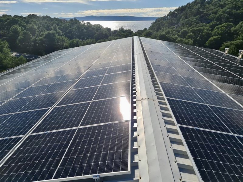 Sladoledi na solarni pogon? Makarska tvrtka Premis postavila solarne ...