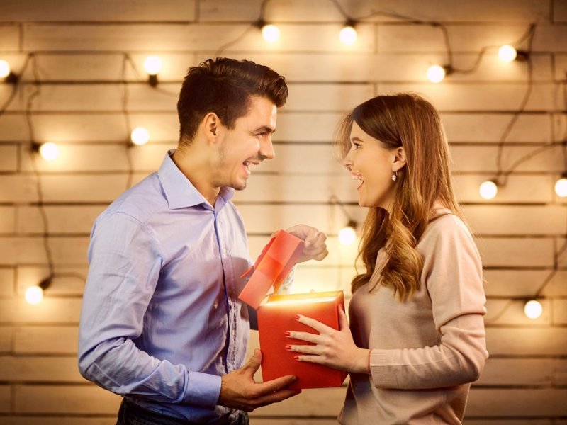 Najpopularniji pokloni za Valentinovo 2023. - tportal