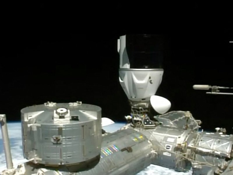 Nakon 25 sati putovanja svemirski brod SpaceX uspješno pristao na ...