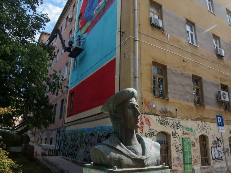 Zgradu Rojca krase tri nova murala - tportal