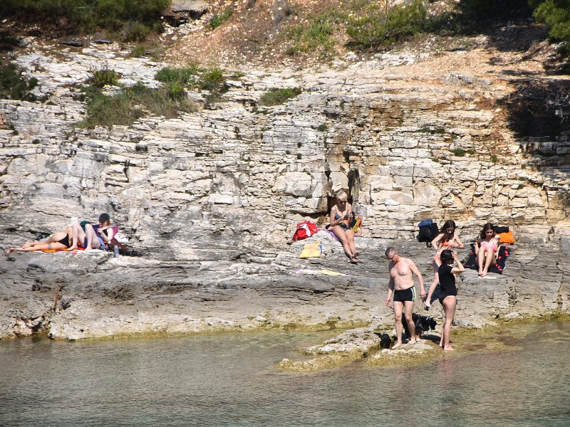 'Ljeto' je stiglo u Hrvatsku, evo kako se uživalo na plažama od Istre ...