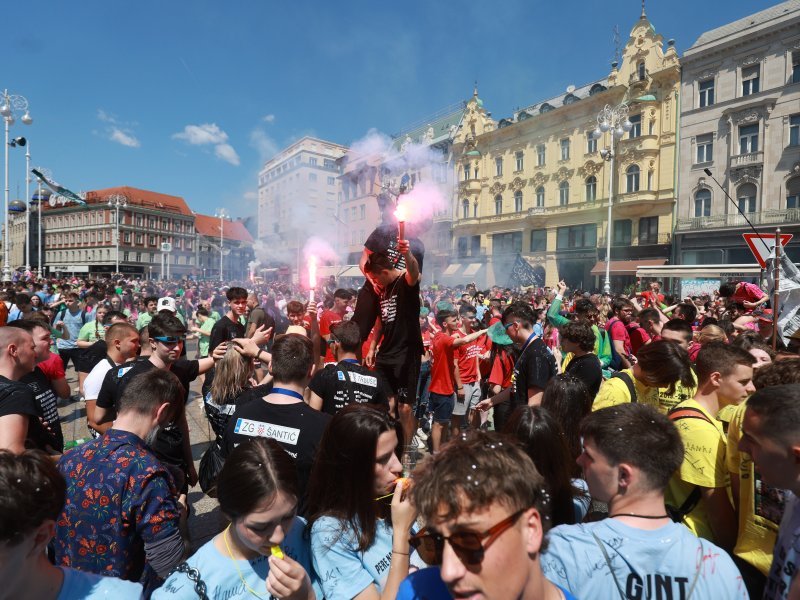 Zagrebački maturanti bučno slave posljednji dan škole - tportal