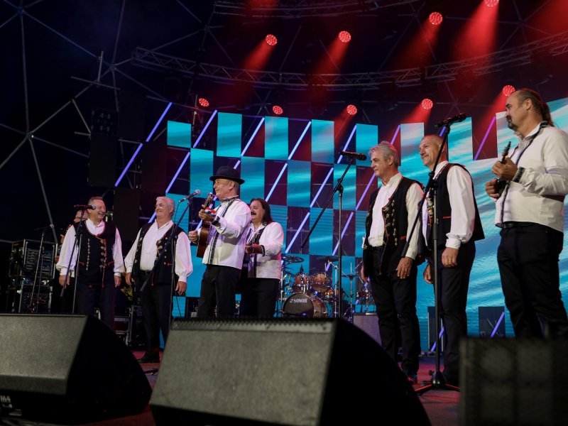 Upečatljivih stajlinga nije nedostajalo: Pogledajte kako je bilo na 15 ...