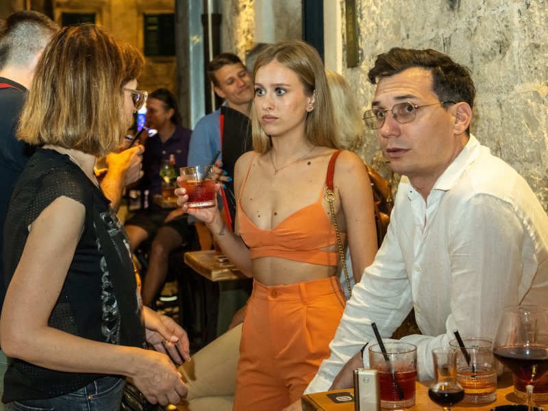 Brojna poznata lica hrvatske estrade stigla na promociju rakije Tončija Huljića - tportal