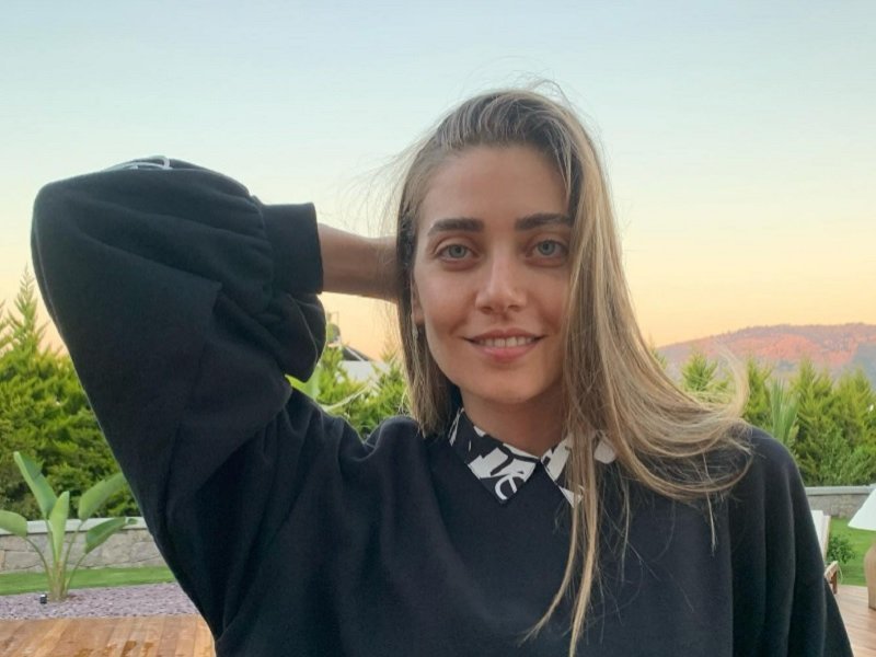 Turska zvijezda koju trenutno gledamo u dvije serije ljubi brata ...