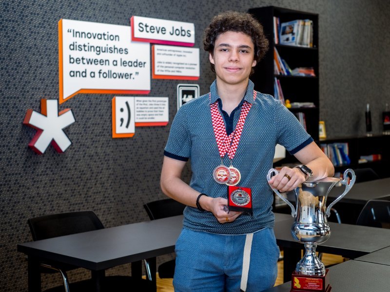 Uzor su mu Turing i Tesla, a mladi inovator sada je u centru pažnje ...