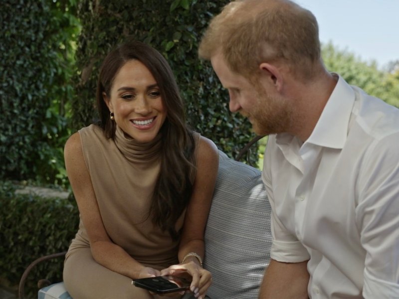 Meghan Markle blista u neodoljivoj neutralnoj nijansi koja savršeno pristaje uz preplanuli ten ...