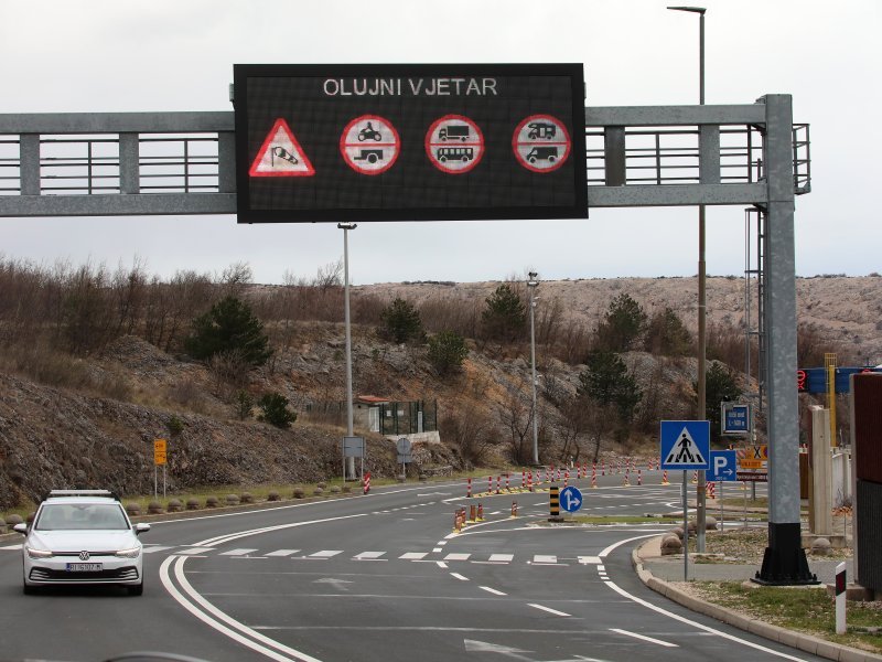Na Jadranskoj magistrali zabrana prometa za autobuse na kat i prikolice - tportal